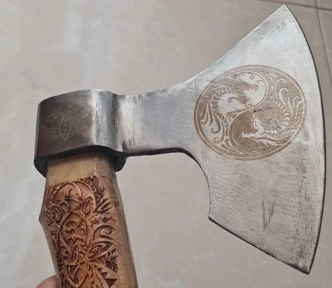 تبر دسته چوبی۴۰ سانتی با طرح اژدها مدل Axe 002 - تبر وایکینگ
